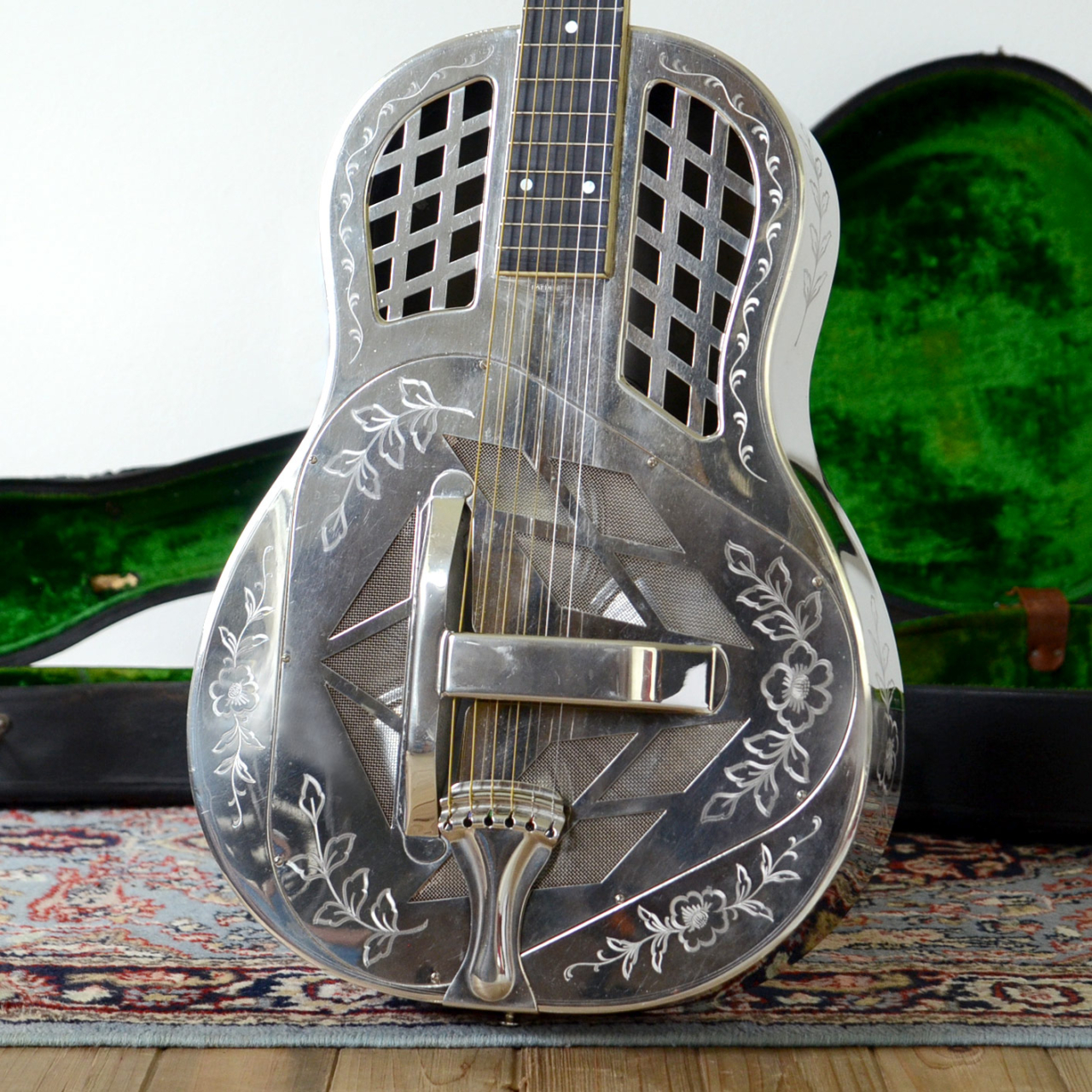 1928 National Tricone Style 2 Round Neck